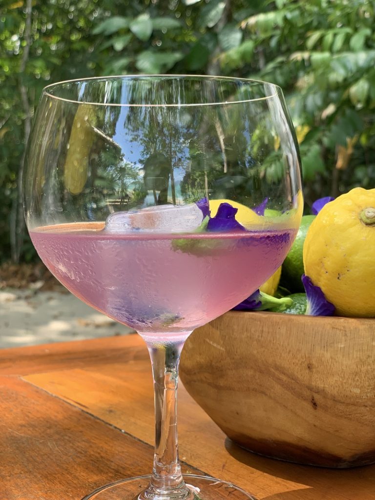 Recommended Places For A Memorable Cocktail Hour - Tropical Life